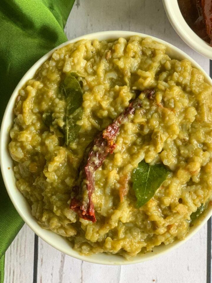Oats Khichdi Recipe - Indian Veggie Delight