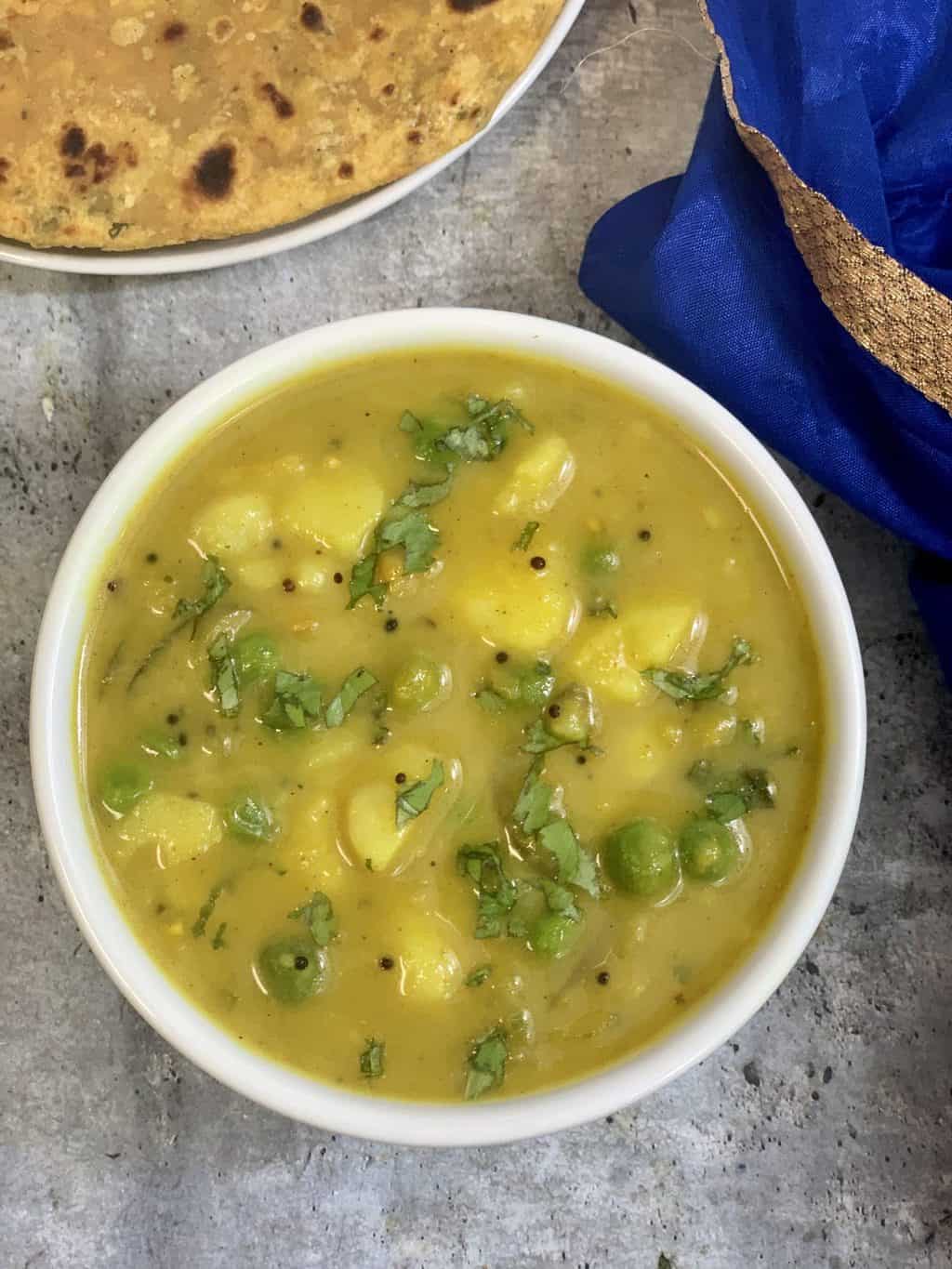 Potato Sagu Recipe (Bombay Sagu for Poori) - Indian Veggie Delight