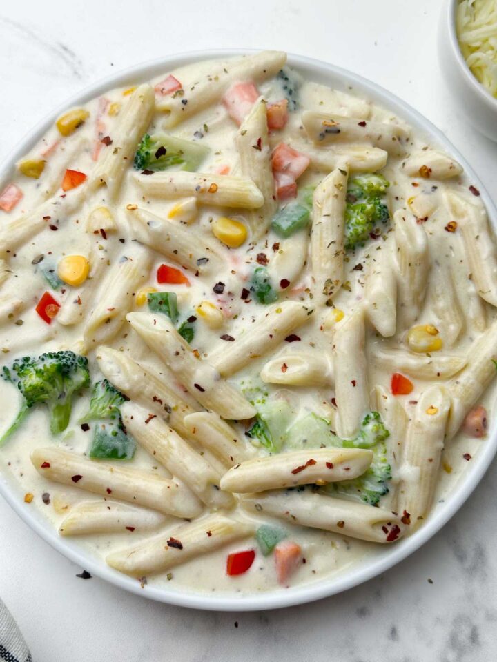 White Sauce Pasta (Bechamel Sauce Pasta) - Indian Veggie Delight